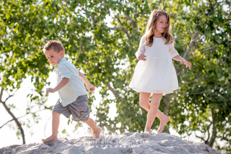 Klassen Family Photos at Grand Beach - Gabrielle Touchette Photography